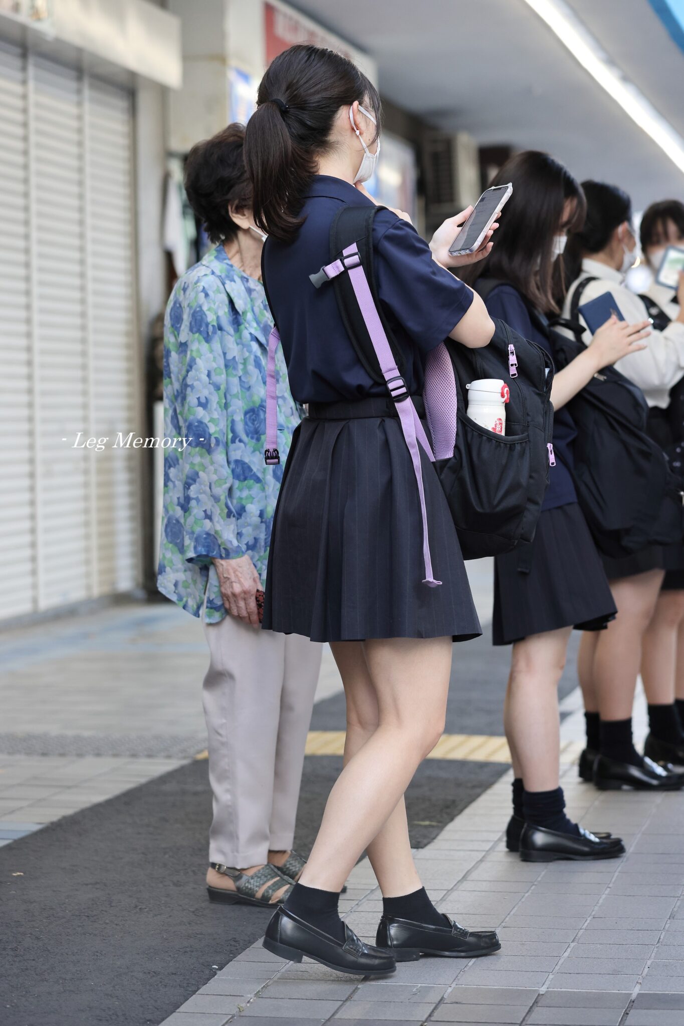 Photo Gallery School Girl 121 – 125 | Leg Memory